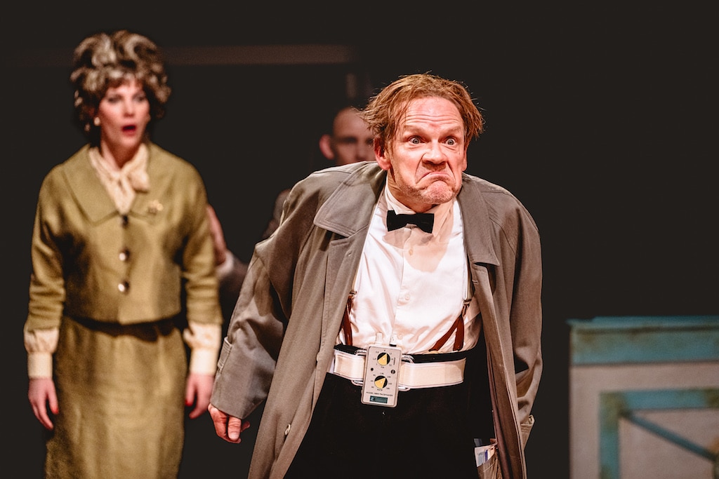 One Man Two Guvnors Review | Baba Baboon!